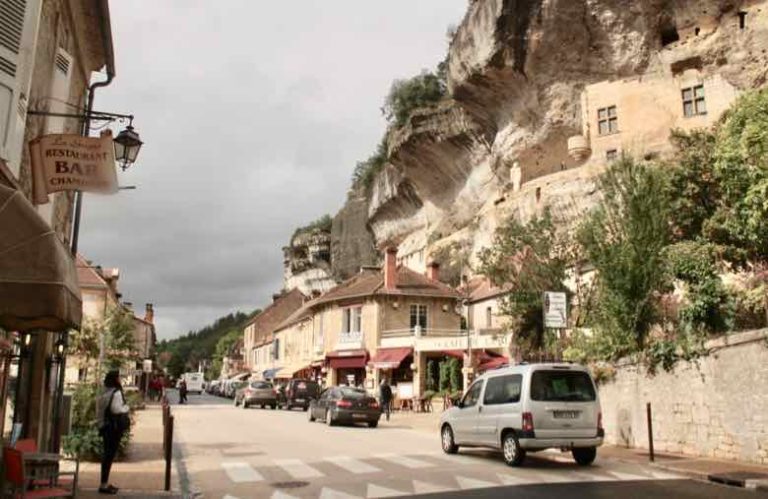 Visiting Font de Gaume Prehistoric Cave - France Travel Tips