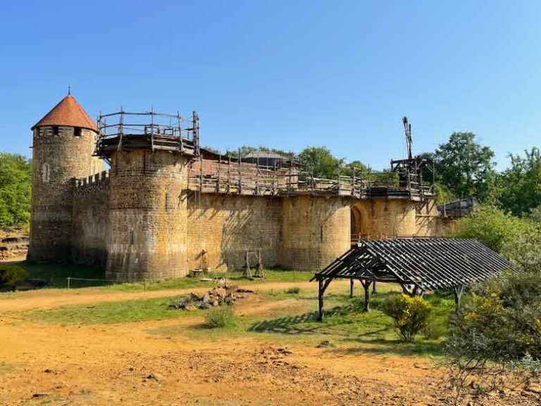 Build A 13th Century Castle From Scratch? Yes, At Château de Guédelon ...