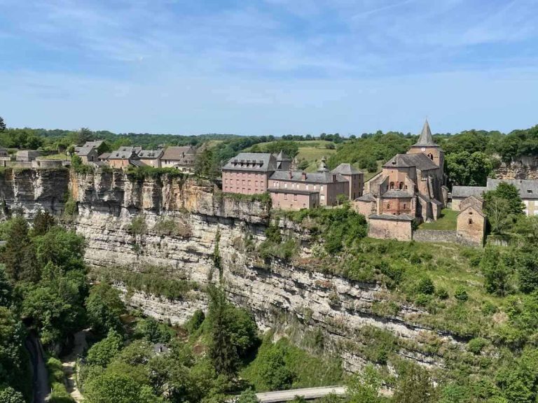 Bozouls, Aveyron: The Village Clinging To The Edge Of A Canyon - France ...