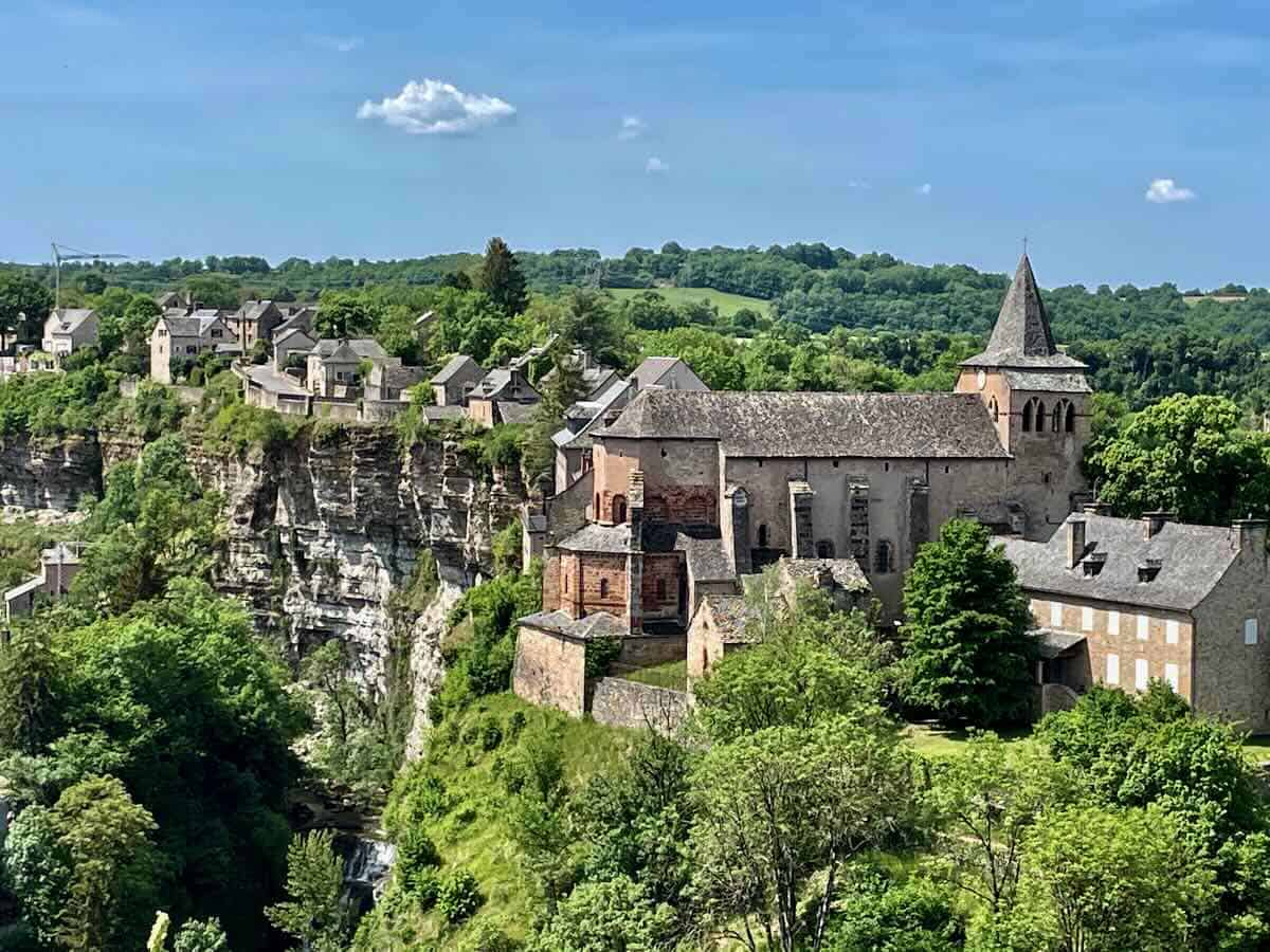 Bozouls, Aveyron: The Village Clinging To The Edge Of A Canyon - France ...