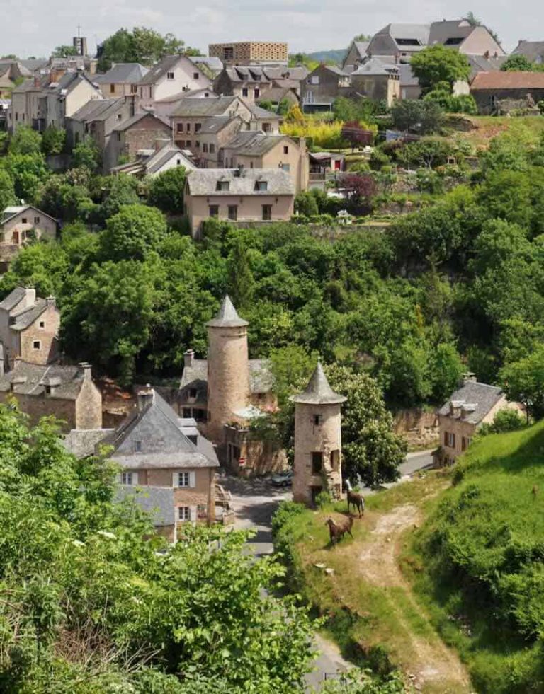 Bozouls, Aveyron: The Village Clinging To The Edge Of A Canyon - France ...